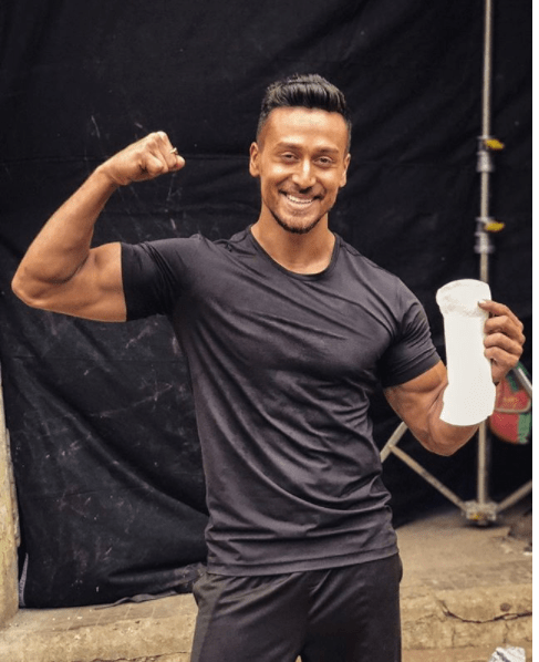 Tiger Shroff Biography, Height, Weight, Age, Affair, Family, Wiki