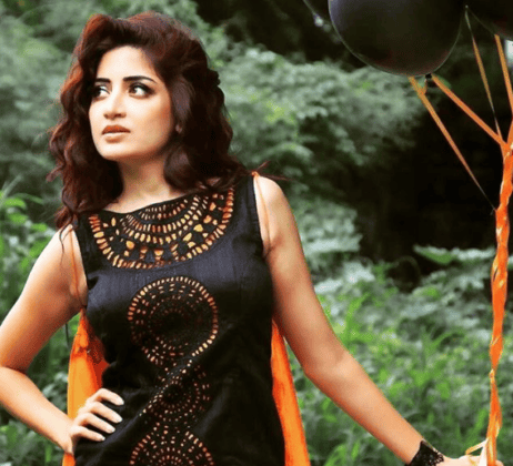 Poonam Kaur Biography, Height, Weight, Age, Affair, Family, Wiki