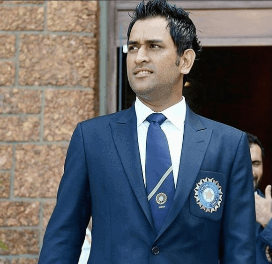 MS Dhoni Age, Height, Weight, Biography, Affair, Family, Wiki