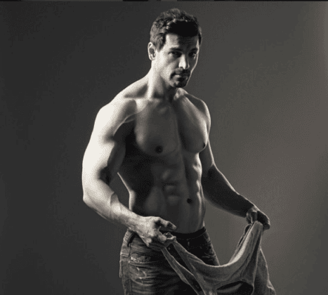 John Abraham Biography, Height, Weight, Age, Affair, Family, Wiki